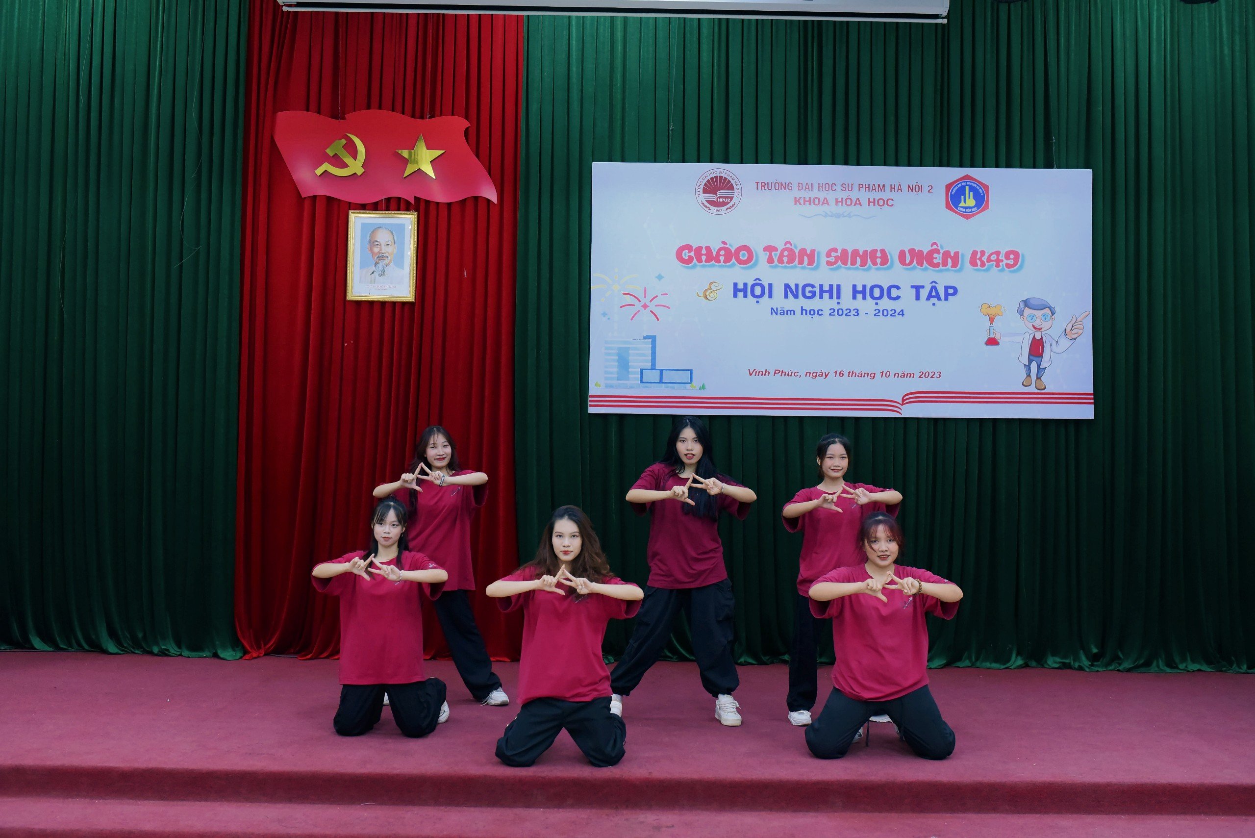 Chương trình Chào Tân sinh viên K49 và Hội nghị học tập khoa Hóa học năm học 2023 - 2024